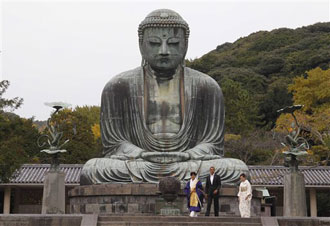 Obama Recaptures Boyhood at Kamakura Giant Buddha | Asian American Goldsea